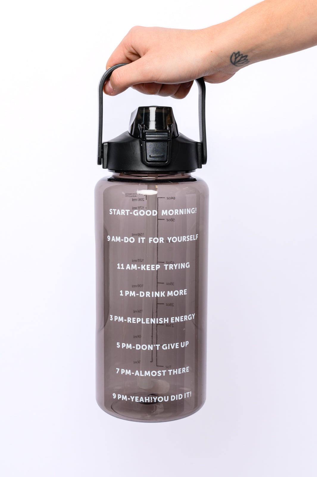 Elevated Water Tracking Bottle in Black – Fashion Toppings